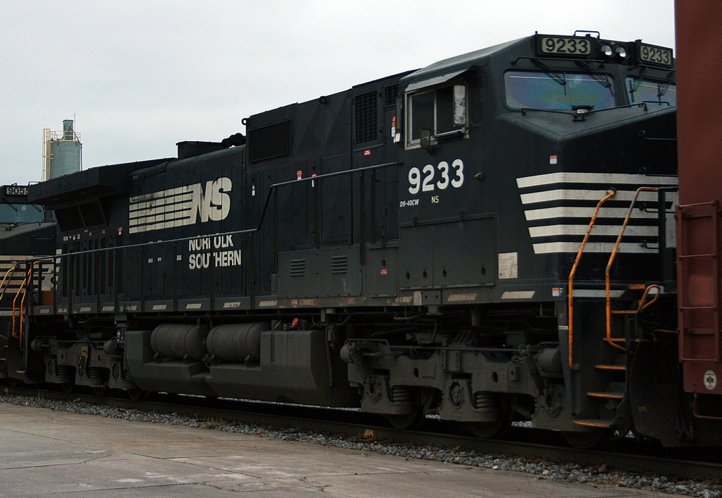 NS 9233